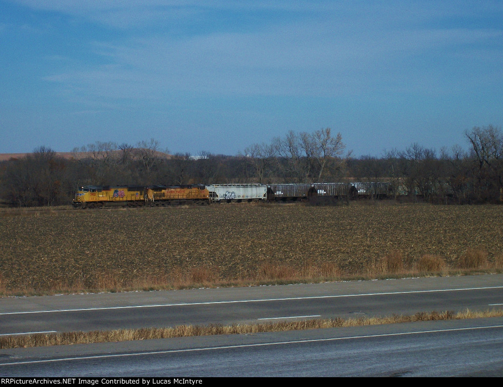 UP 3902 westbound UP manifest train